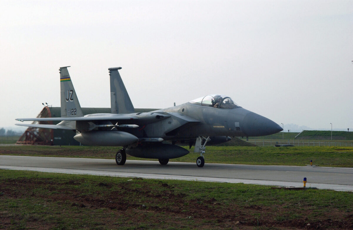 122 Fighter Squadron – Eagle Country